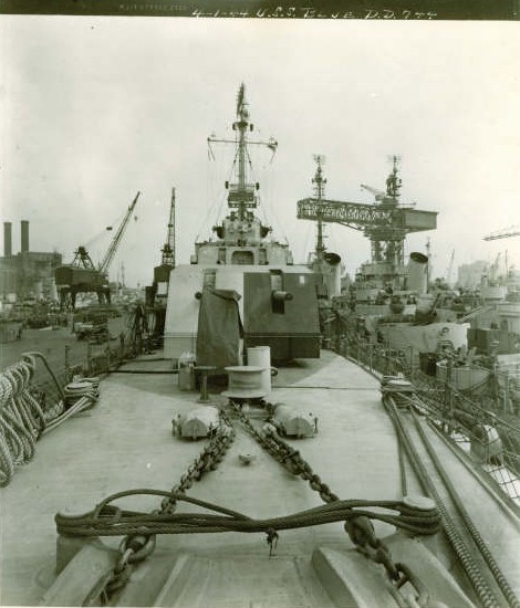 Destroyer Photo Index DD-744 USS BLUE