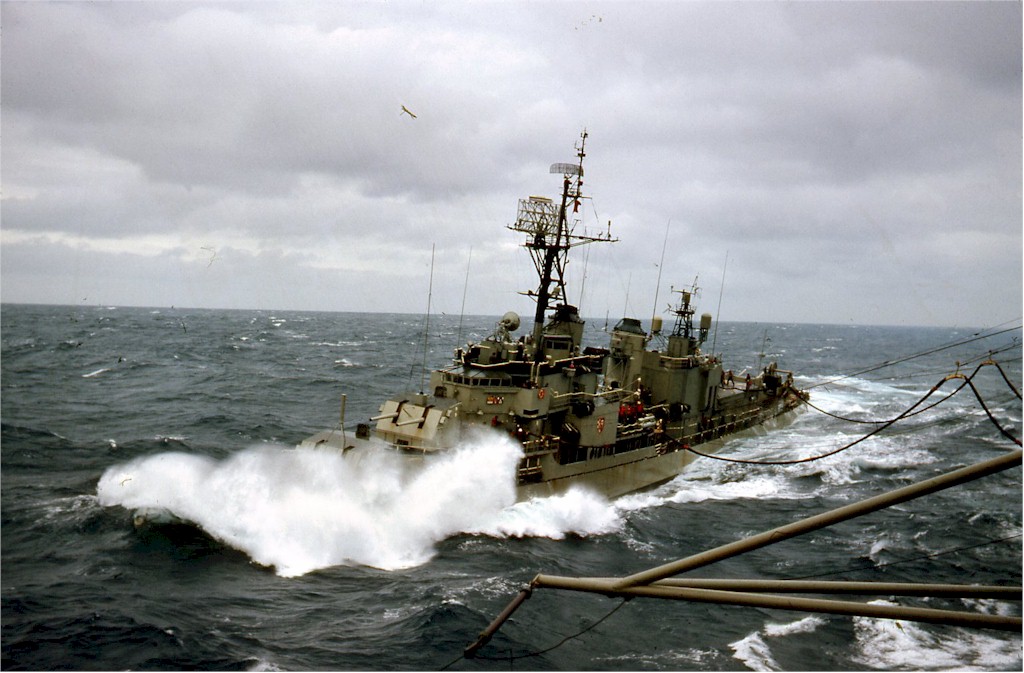 Destroyer Photo Index DD-744 USS BLUE