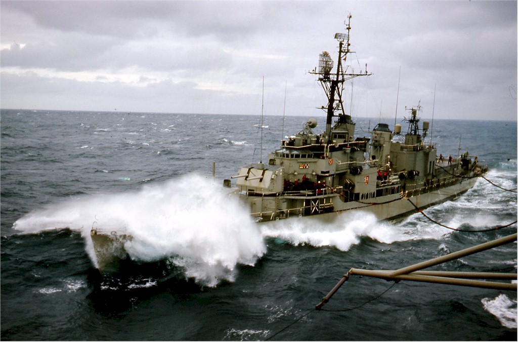 Destroyer Photo Index DD-744 USS BLUE