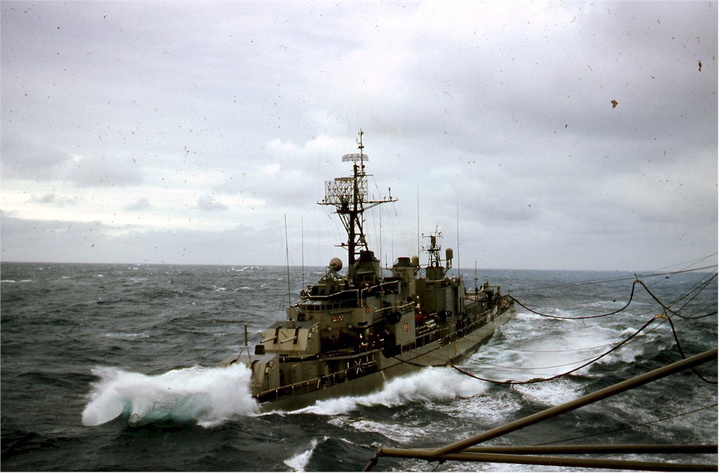 Destroyer Photo Index DD-744 USS BLUE