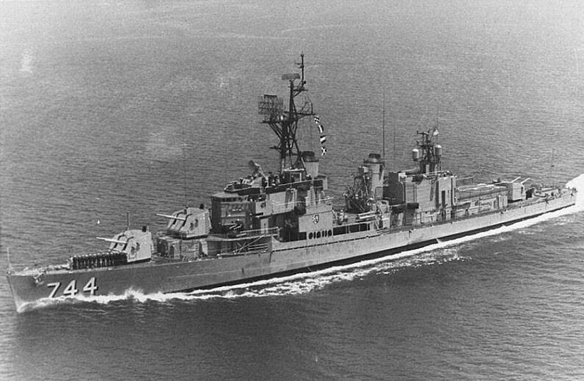 Destroyer Photo Index DD-744 USS BLUE