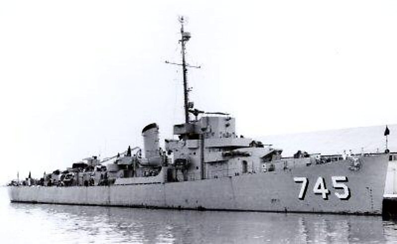 Destroyer Escort Photo Index DE- 745 USS SNYDER