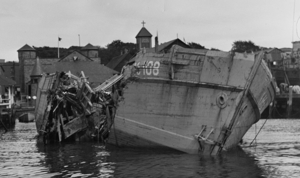 Mine Warfare Ship Photo Index AMc
